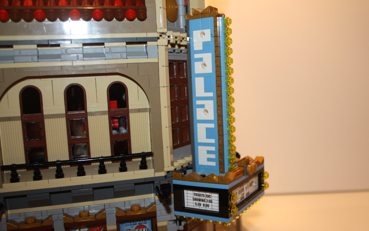 Review: LEGO 10232 Cinema Palace - Bouwsteentjes.info