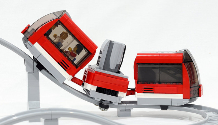 [MOC] Gemotoriseerde LEGO Roller Coaster Monorail - Bouwsteentjes.info