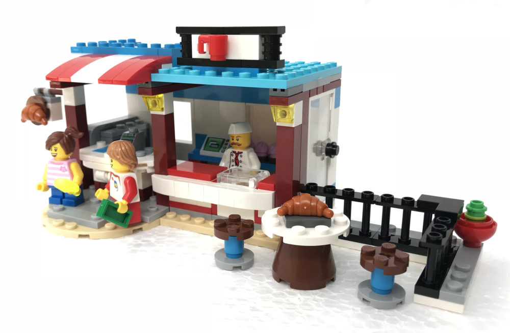 [Review] LEGO Creator 31077 Modular Sweet Surprises - Bouwsteentjes.info
