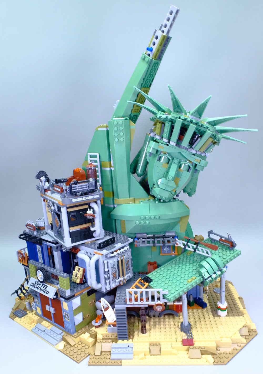 [Review] LEGO Movie 2 70840 Welcome to Apocalypseburg! - Bouwsteentjes.info